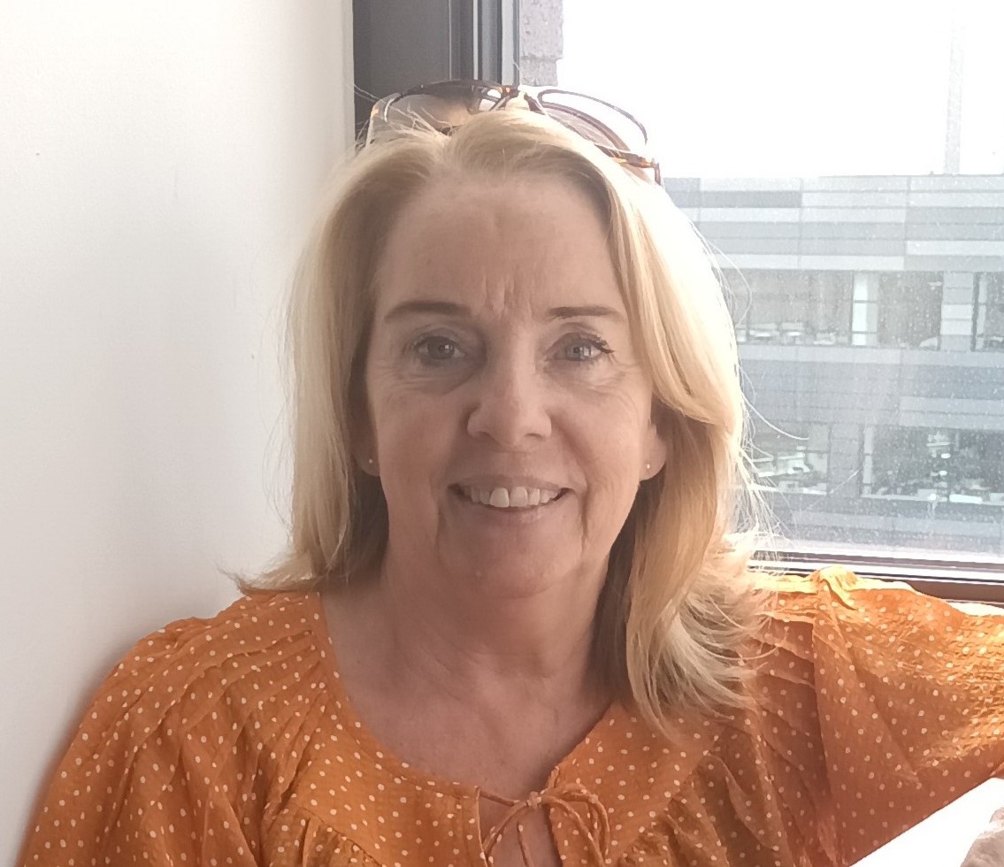 Karen Ralston's Instagram, Twitter & Facebook on IDCrawl